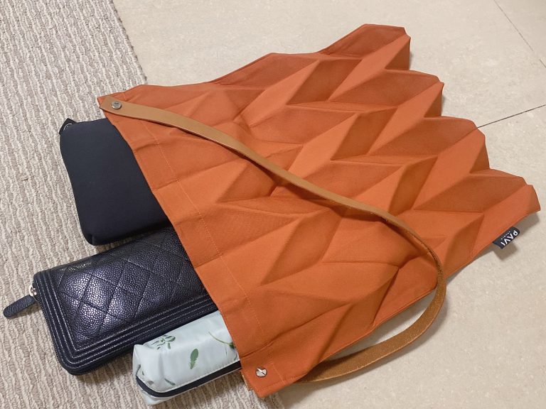 泰時尚的泰國設計師品牌PAVI STUDIO 摺疊肩背包~泰國直送~輕量可重複使用!潮流10色 | 我是Joy我在enjoy